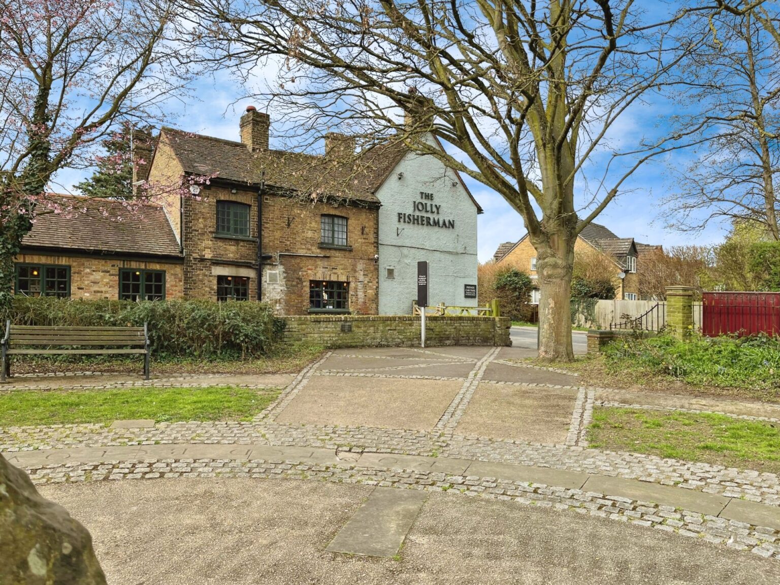 How do house prices in East Hertfordshire compare to the East of ...